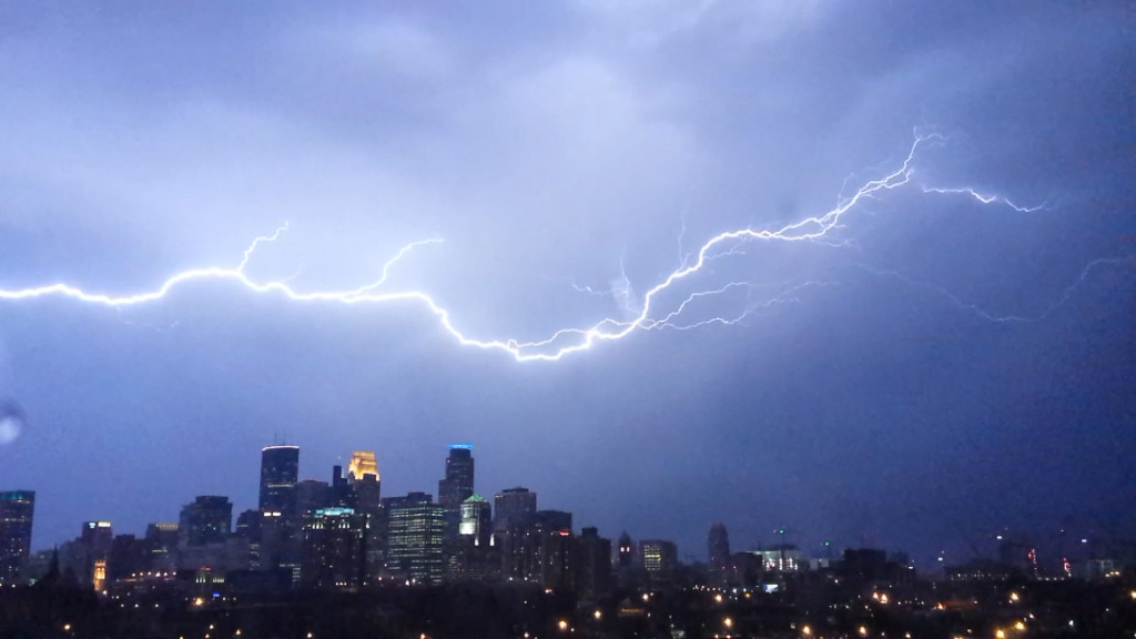 Downtown Minneapolis Lightning Storm – Minnesota Cold – Cold Weather ...