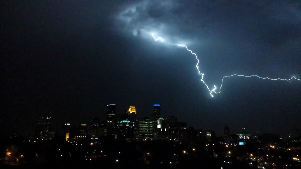 Downtown Minneapolis Lightning Storm – Minnesota Cold – Cold Weather ...