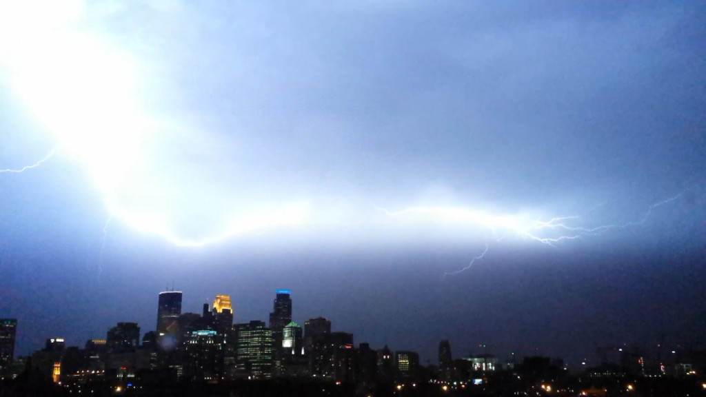 Downtown Minneapolis Lightning Storm – Minnesota Cold – Cold Weather ...