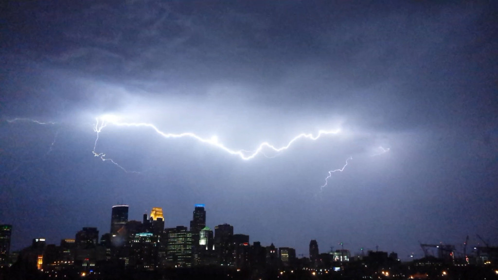 Downtown Minneapolis Lightning Storm – Minnesota Cold – Cold Weather ...
