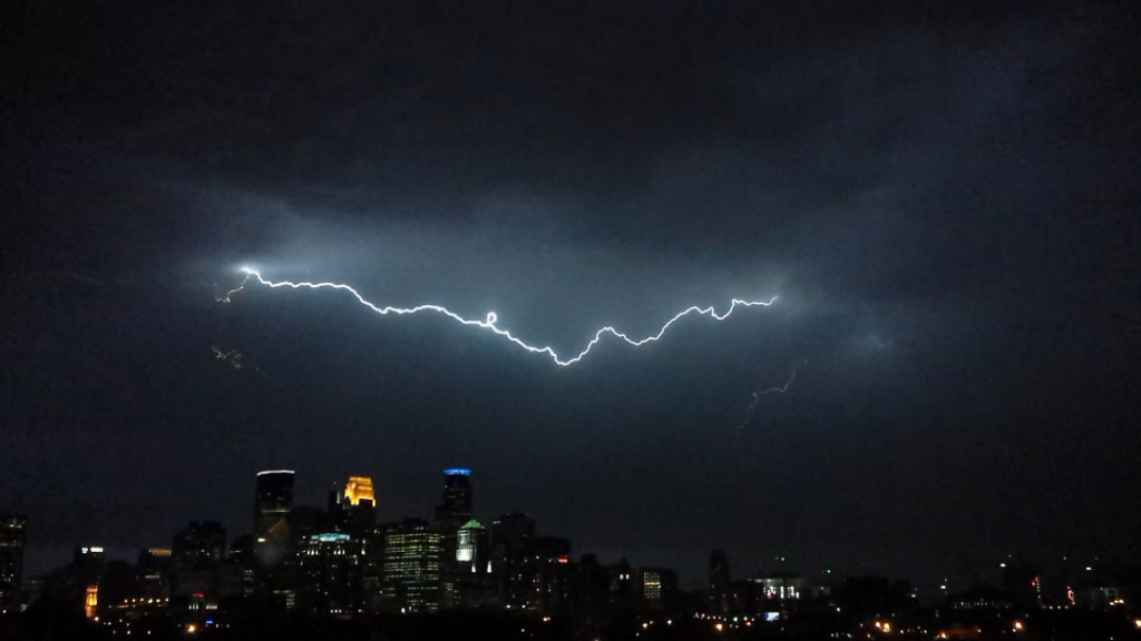 Downtown Minneapolis Lightning Storm – Minnesota Cold – Cold Weather ...