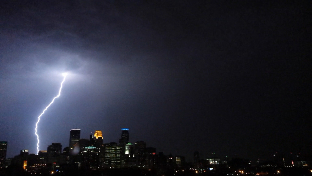 Downtown Minneapolis Lightning Storm – Minnesota Cold – Cold Weather ...